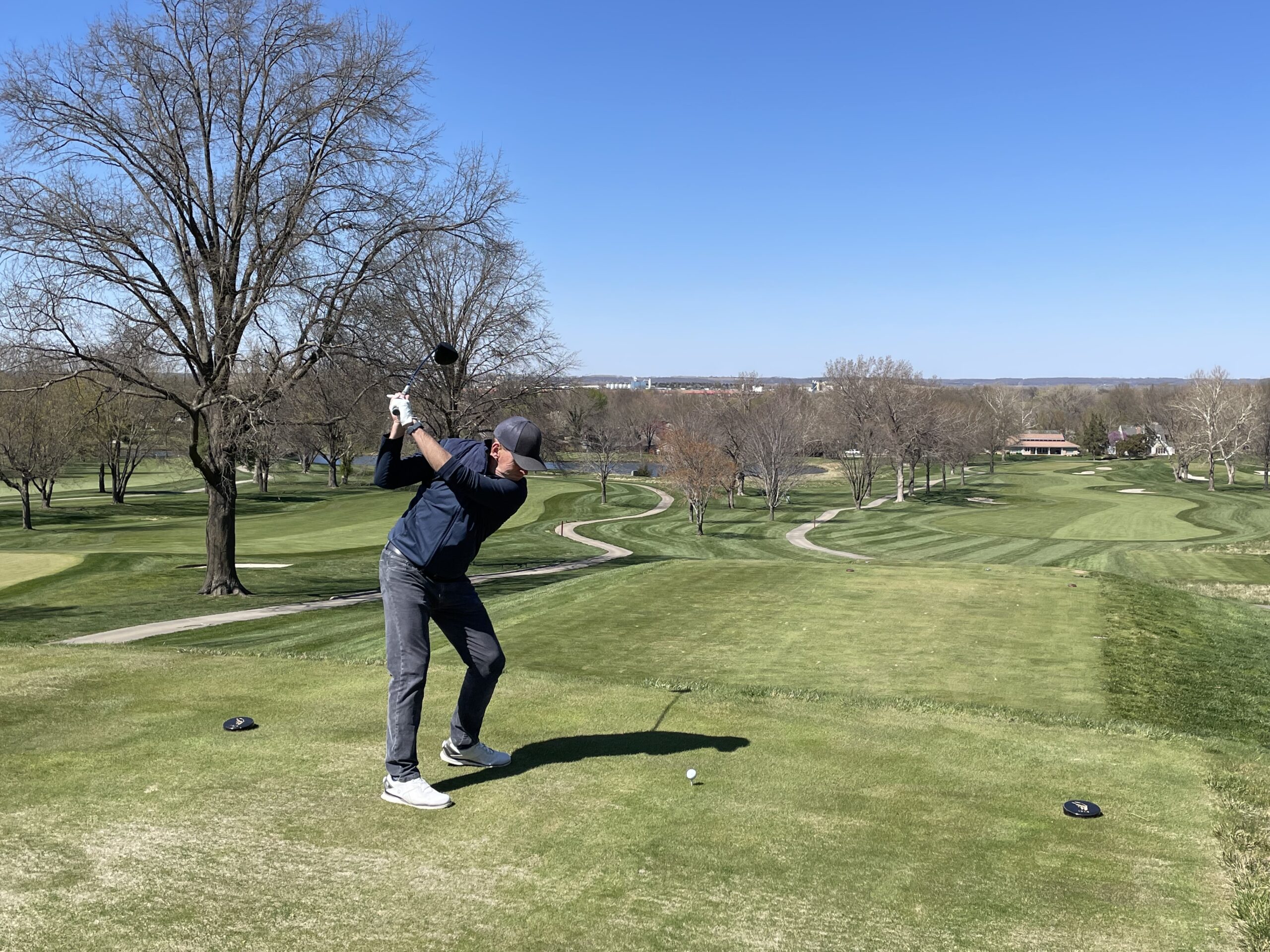 Lawrence Country Club golf pro Chris Thompson logs marathon round to ...
